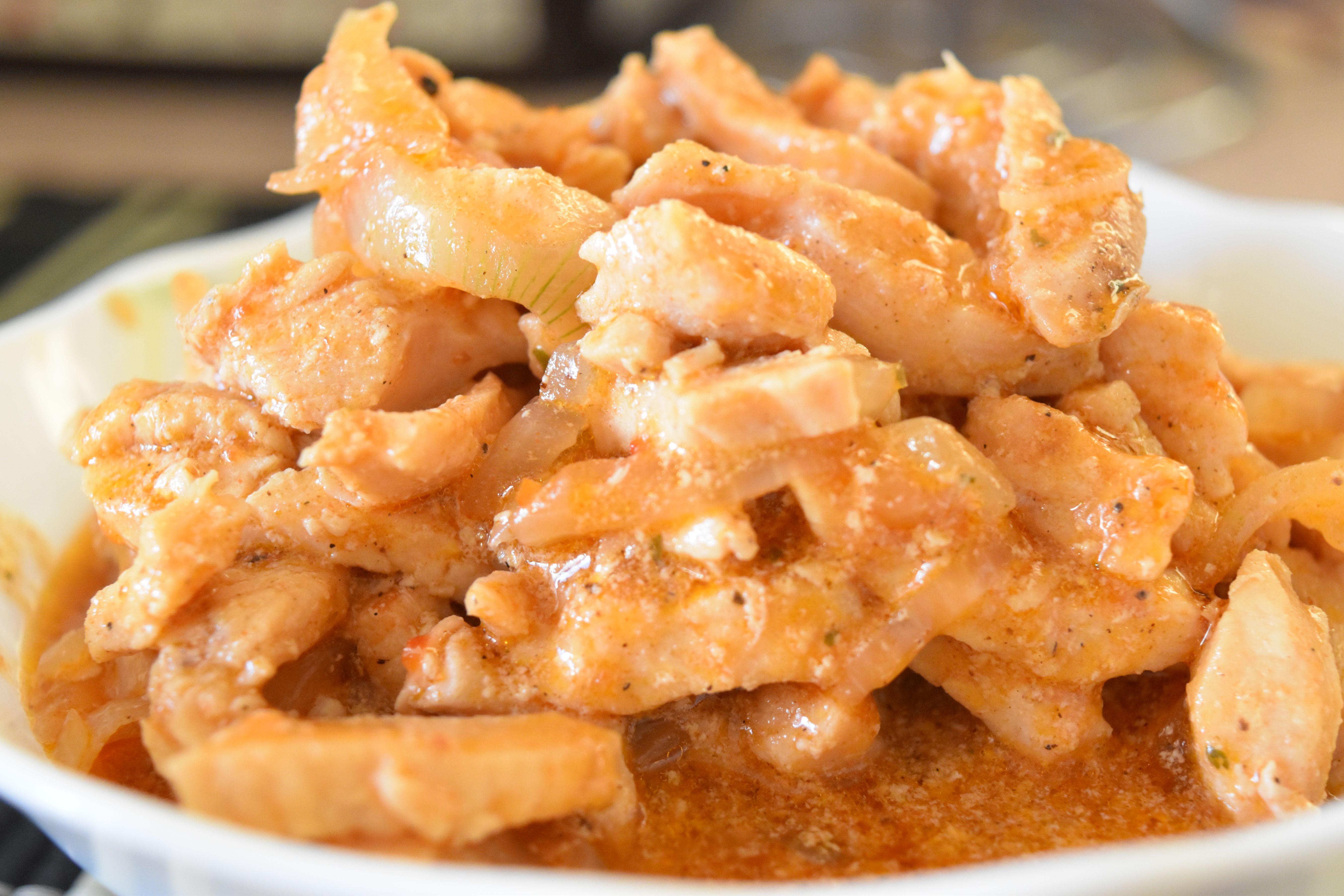 Гуляш з курки з підливою – 7 рецептів